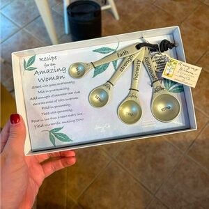 Kitchen | Amazing Woman Measuring Spoons | Poshmark